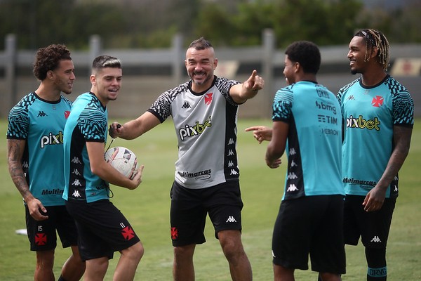 Vasco perde coordenador científico para o Botafogo e avalia promover ...