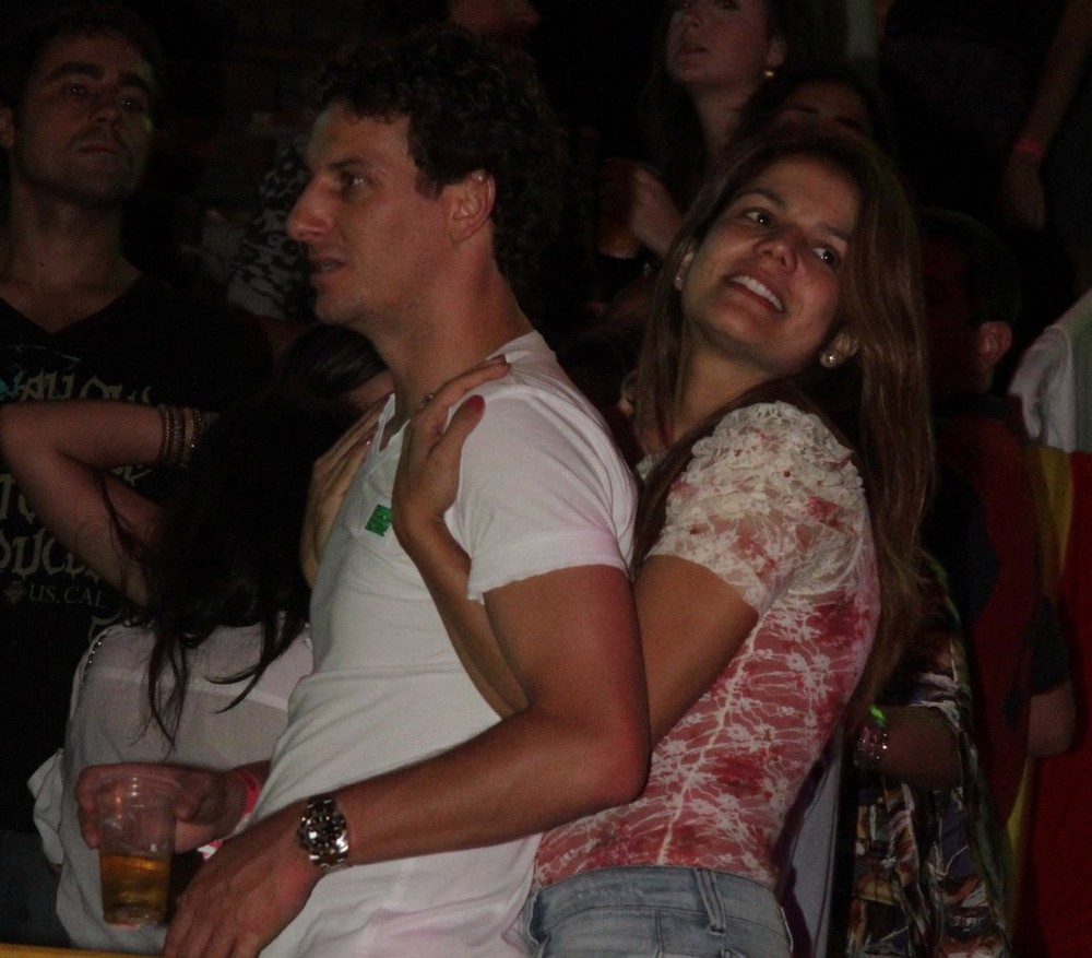 Nivea Stelmann relembra romance com ex-jogador de futebol e diz que se ...