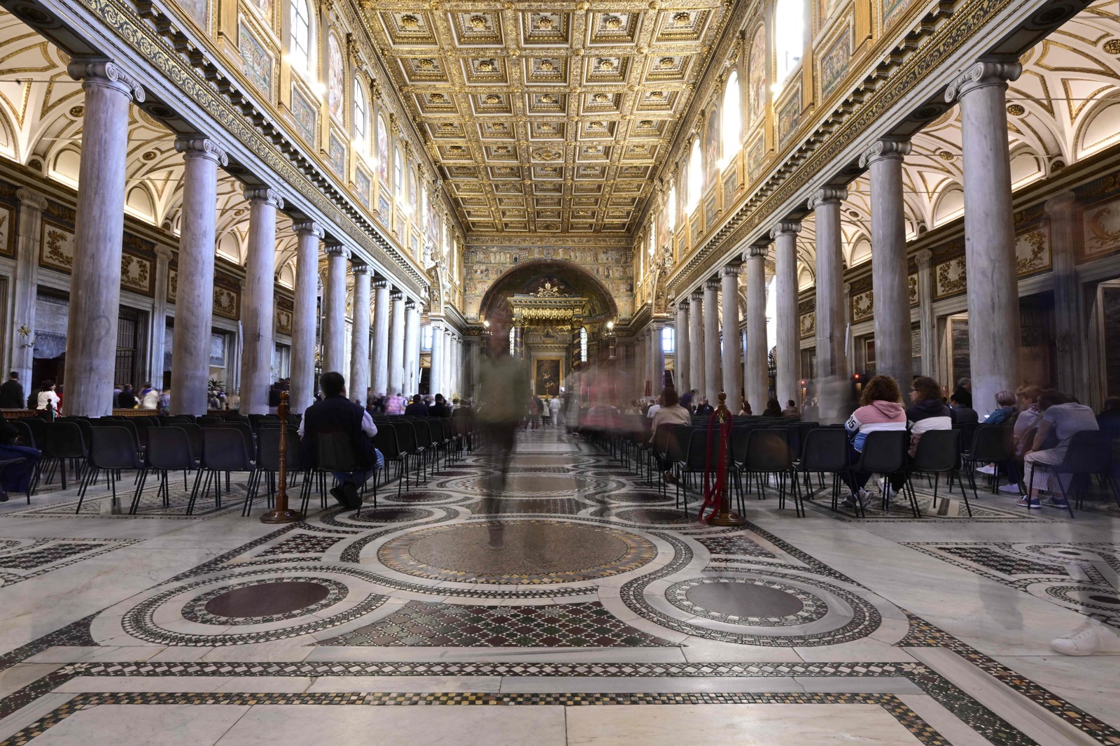 Mais de 25 mil visitam túmulo de Francisco na Basílica de Santa Maria ...