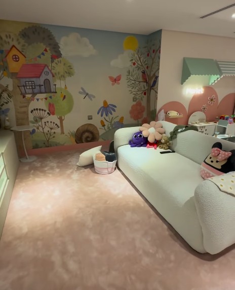 Bruna Biancardi e Neymar deixam mansão em SP após descobrirem que estavam sendo vigiados; entenda