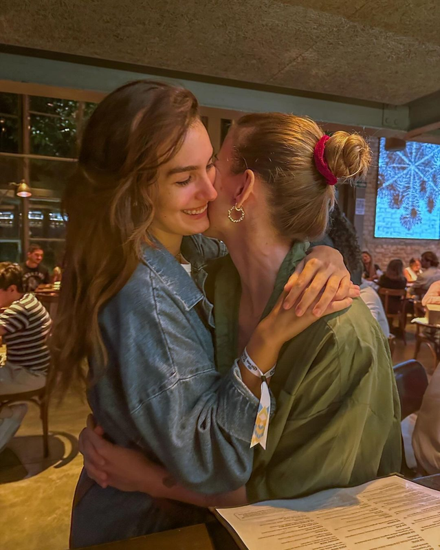 Quem é a namorada de Marina Moschen? Atriz tem romance discreto com ...