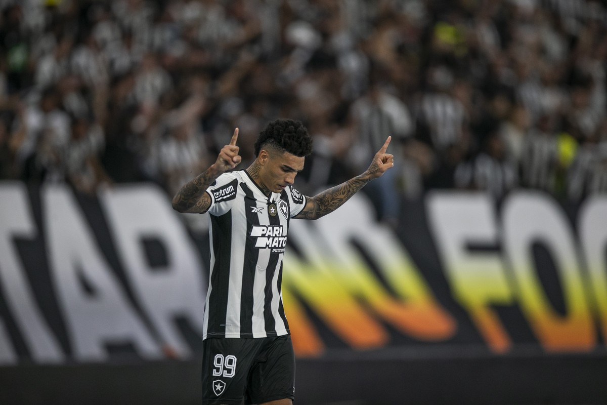 De fênix a Igor Jesus, enredo completo faz Botafogo largar na frente do ...