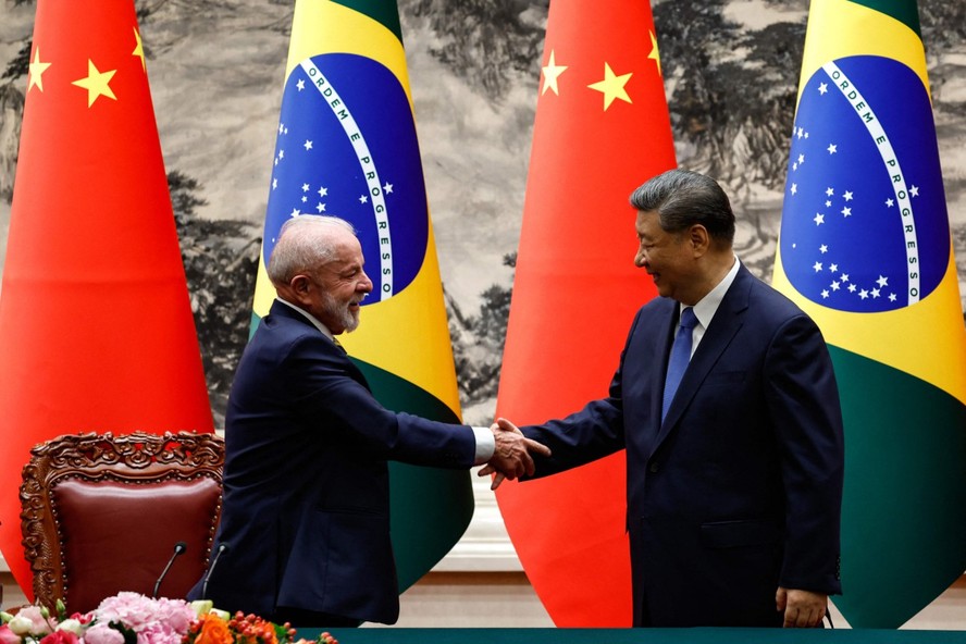 Lula pisca para China em reação ao novo tarifaço dos EUA