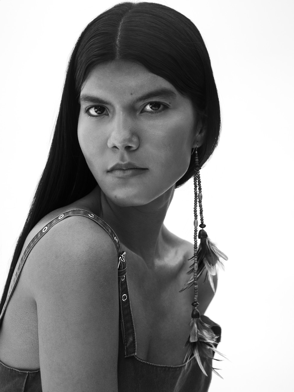 'Sofri abusos e corri risco de morte em Rondônia', diz a modelo indígena Zaya Guarani, que acaba ...