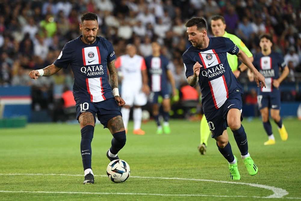 Após último jogo de Messi pelo PSG, Neymar se despede do companheiro ...