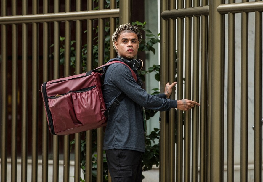 Em set de filme, MC Cabelinho elenca ídolos: 'Sonho conhecer Fernanda ...