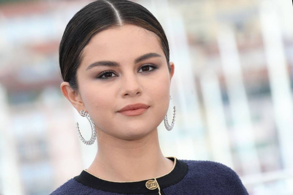 Selena Gomez se torna a primeira mulher com mais de 400 milhões ...