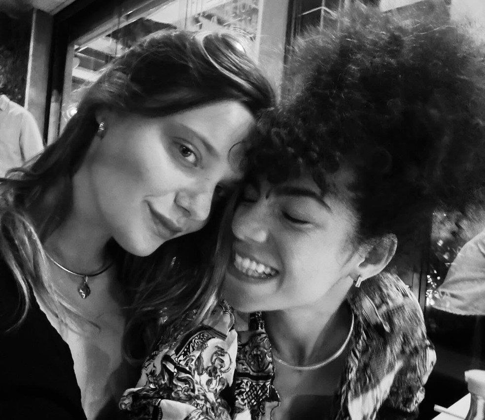 Atriz e o 'amor viciante' de Samantha Jones: quem é a namorada da ...