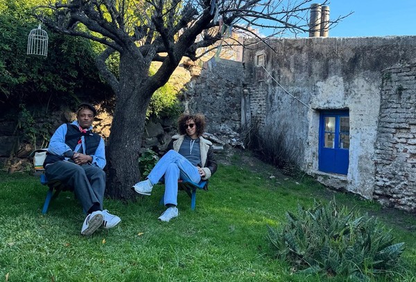 Amor à distância e declarações discretas: como é o romance 'off' de ...