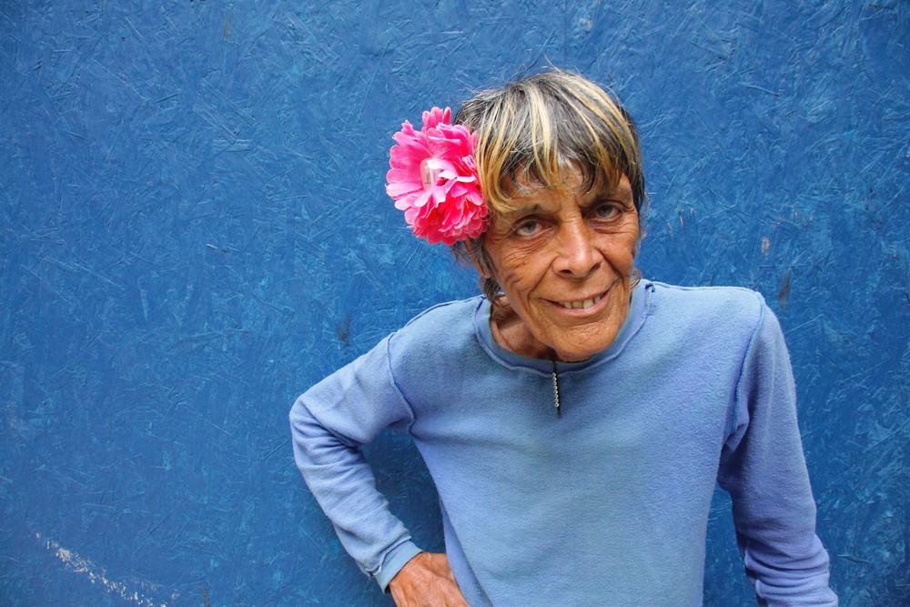 Mulher de Branco: Quem foi a musa da bossa nova que vagava pelas ruas de Ipanema?