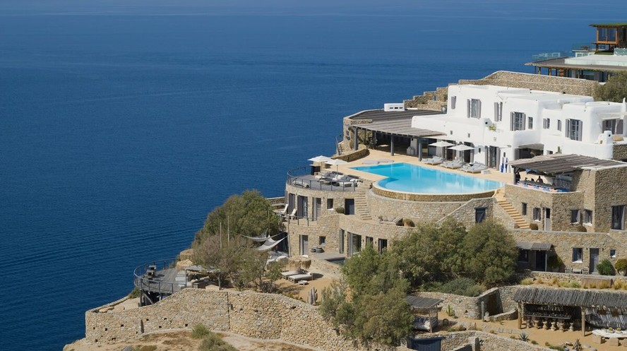 Milionário coloca à venda vila em Mykonos, na Grécia, por recorde de € ...