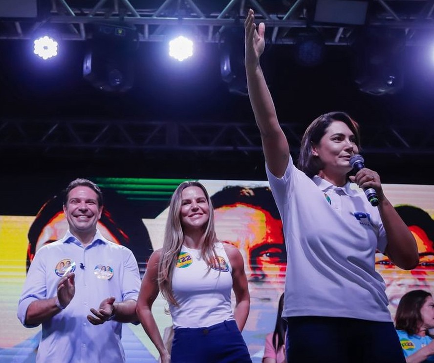 Michelle, Carlos, Flávio: família Bolsonaro reforça campanha de Ramagem ...