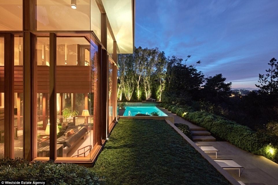 Conheça casa de Charlie Puth que está à venda e foi projetada por mesmo ...