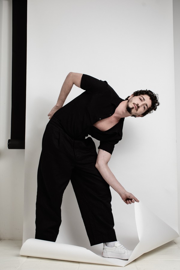 Johnny Massaro: 'Mais do que artista, quero ser bruxo'