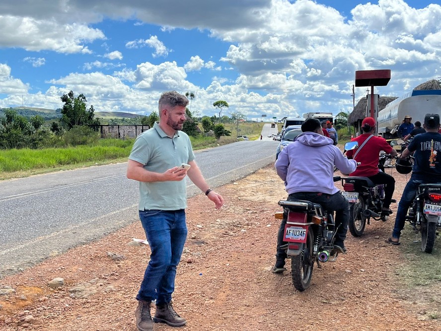 Repórter conta como acompanha situação de venezuelanos na fronteira com ...