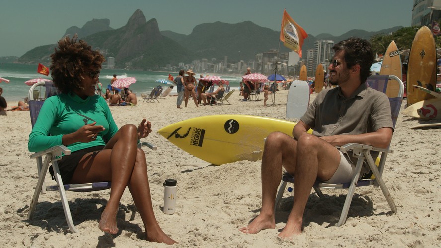 Bruno Barros grava com a surfista Érica Prado para nova temporada de programa da TV Brasil