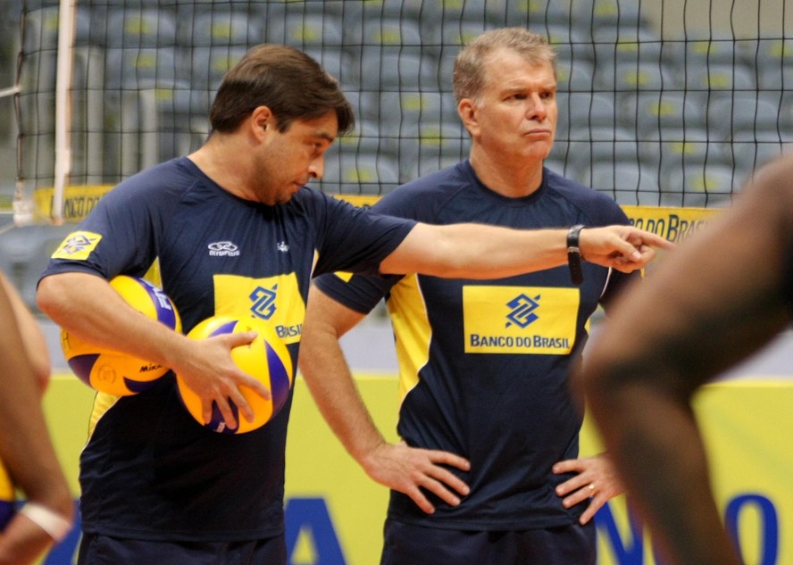 Após confirmar volta de Bernardinho, CBV fecha com auxiliar do ouro ...
