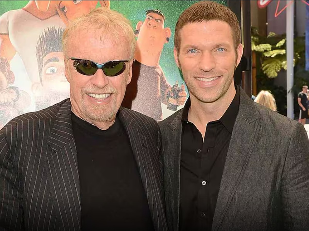 Familia De Phil Knight THE BOOK OF FIRE In Present Day Greece, Deep In