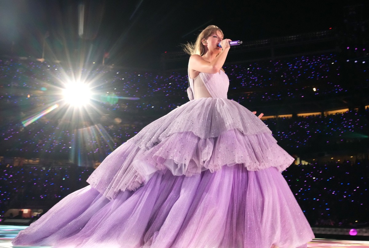 Achou o ingresso do show da Taylor Swift caro no Brasil? Fãs suíços vão ...