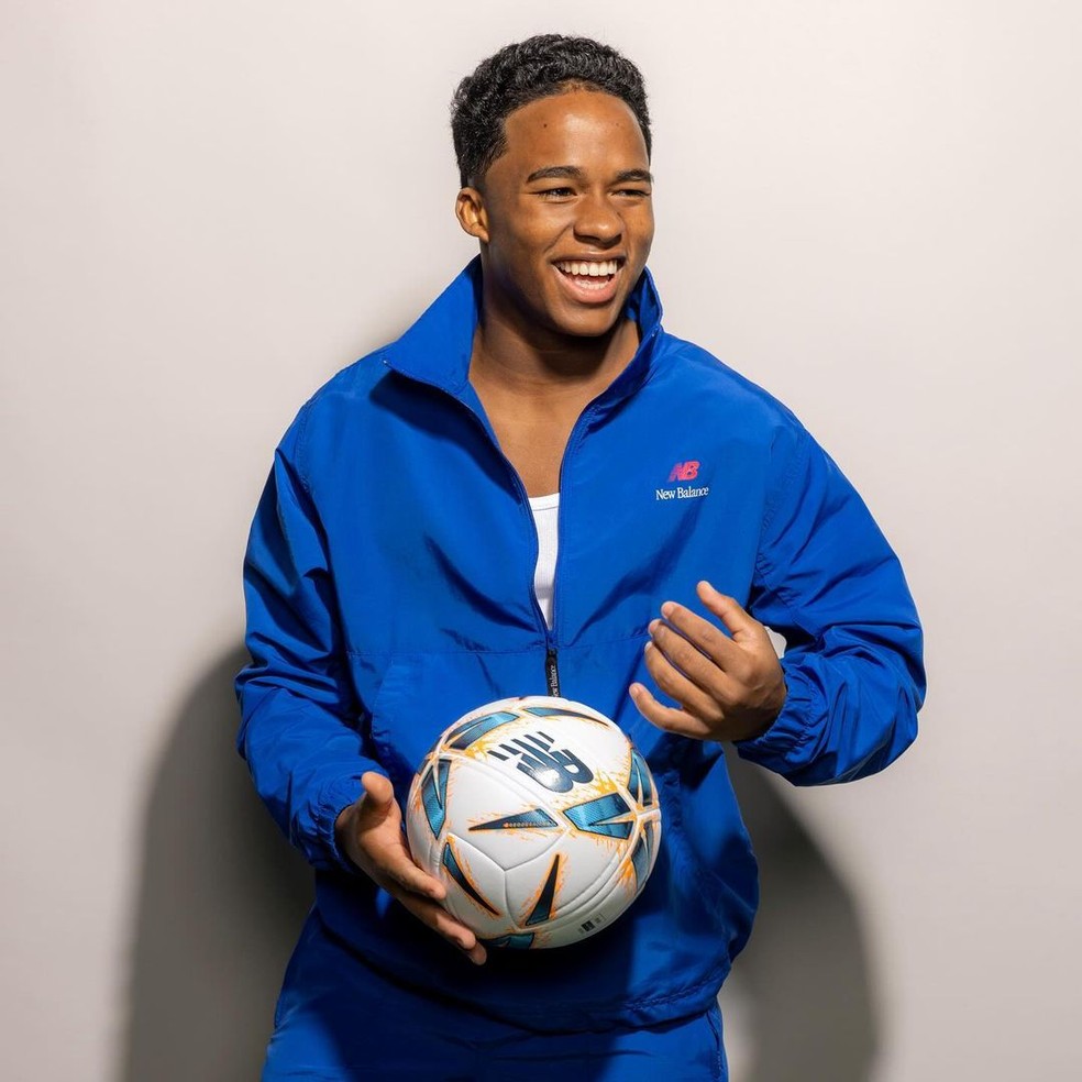 Jovem, milionário e estiloso: jogador Endrick é sucesso dentro e fora ...
