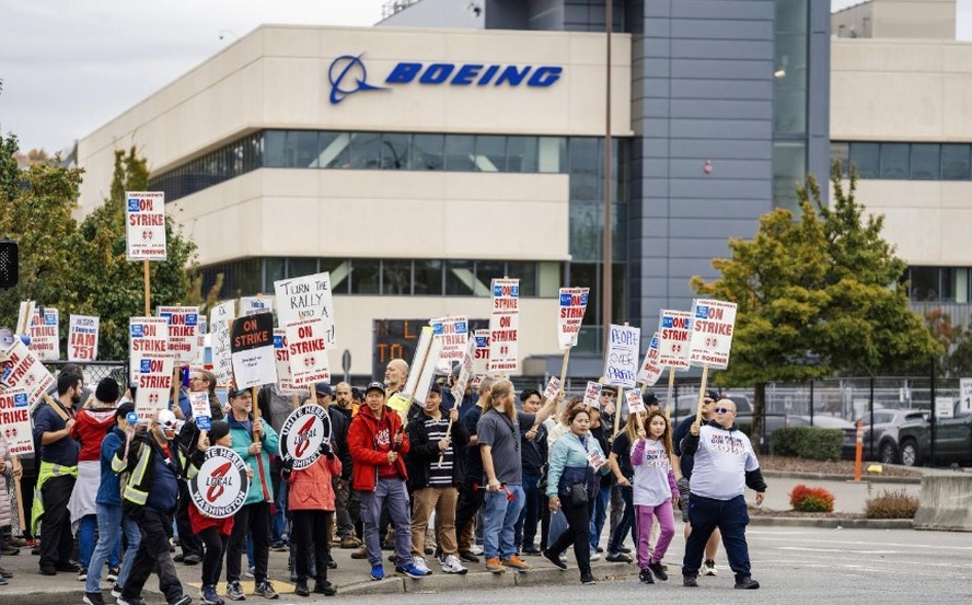 Por que os trabalhadores da Boeing rejeitaram um novo contrato? Entenda