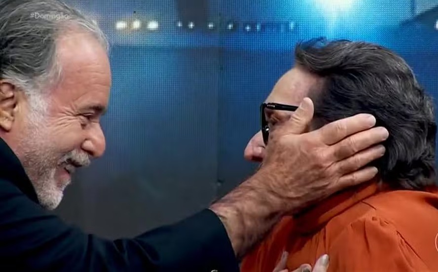 Tânia Maria se emociona ao conhecer Tony Ramos no 'Domingão com Huck'