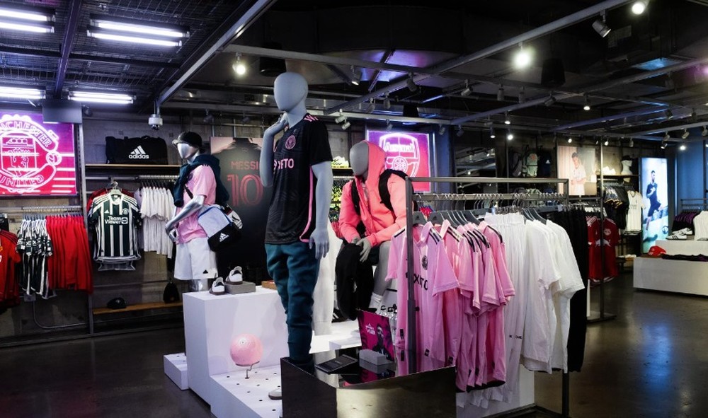 Como a camisa rosa do Messi se tornou o maior fenômeno de marketing ...