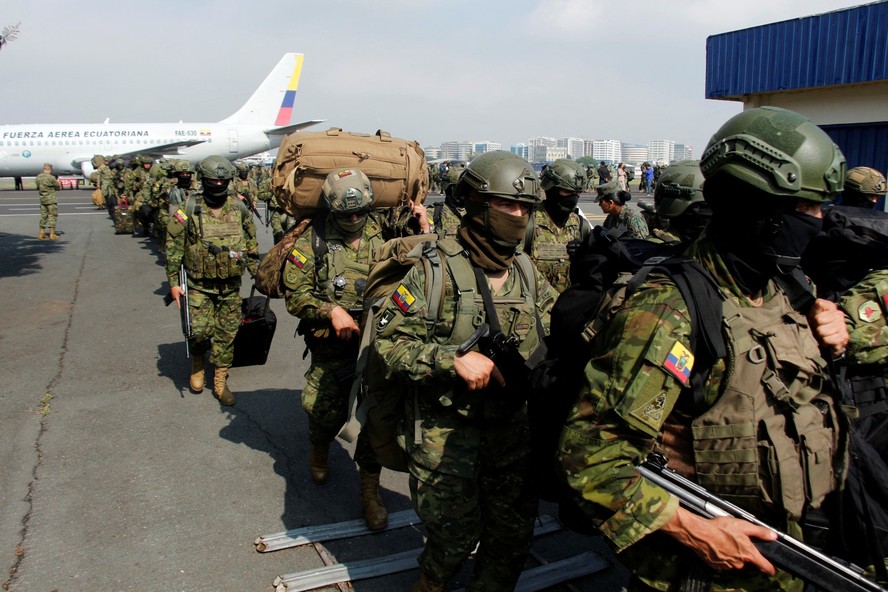 Equador mobiliza 10 mil soldados para reforçar guerra contra o narcotráfico