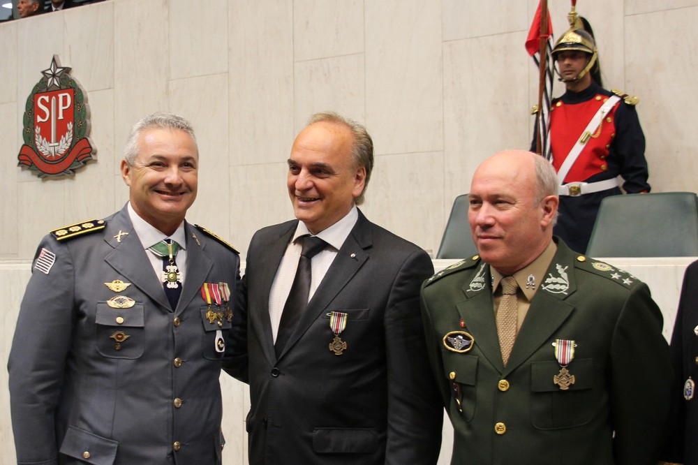 Quem é o pai de Mauro Cid, general amigo de Bolsonaro e alvo de ...