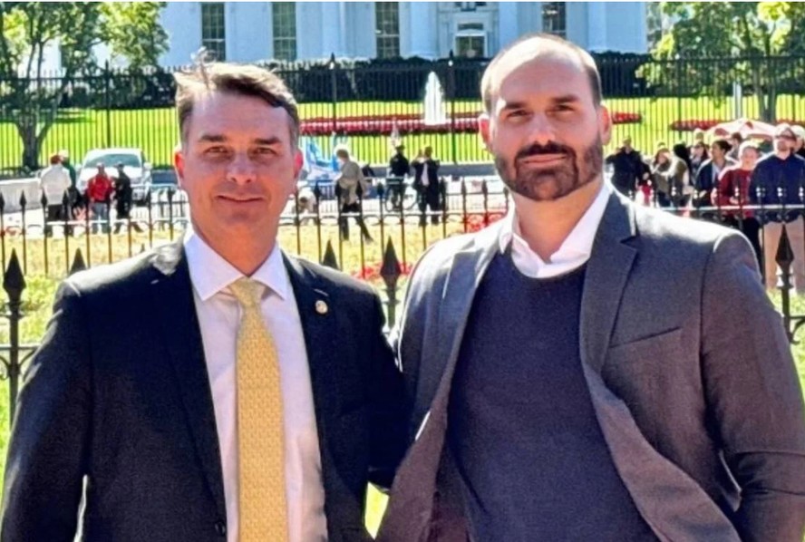 Nos EUA, Flávio leva recado de Bolsonaro a Eduardo para moderar ...