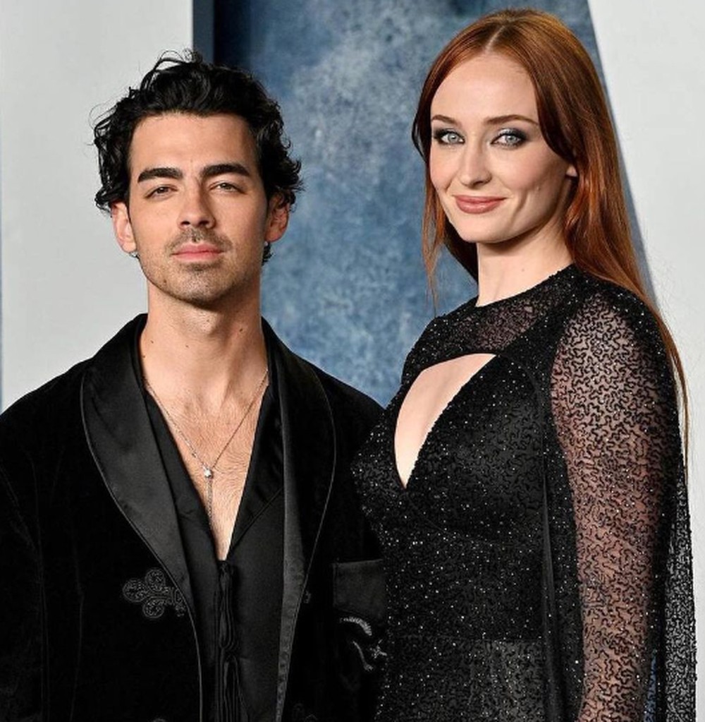 Joe Jonas fala sobre dificuldades de se relacionar durante turnê e ...