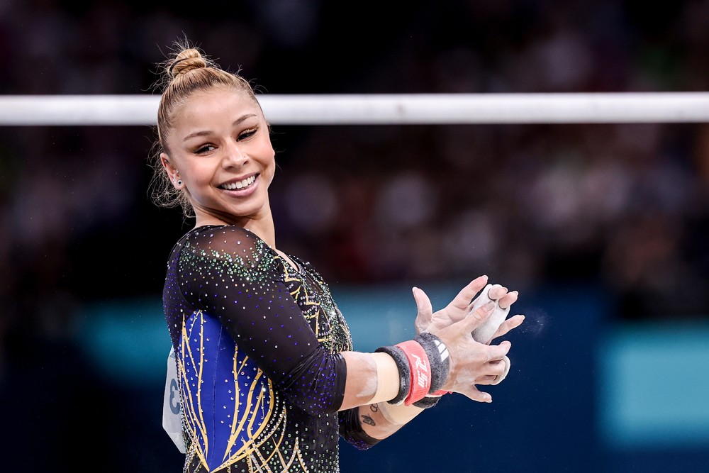 Ginástica artística: Qual é a altura de Flávia Saraiva?