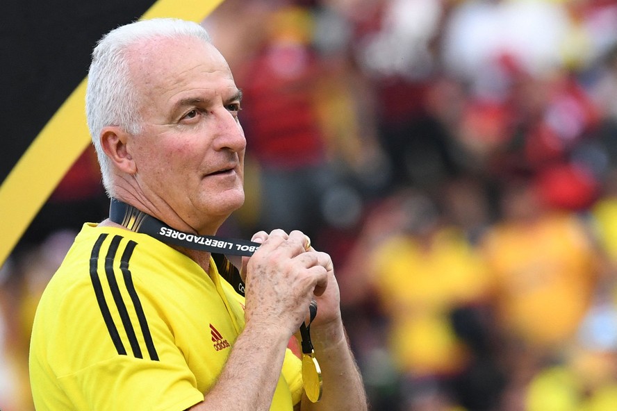 Futuro de Dorival no Flamengo passa por negociação financeira simples e ...