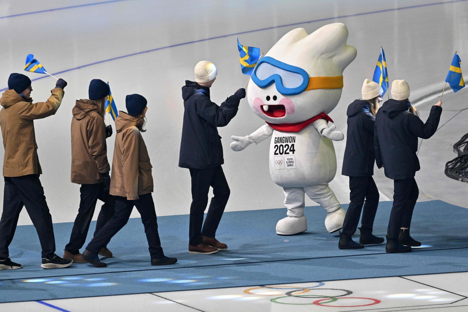Equipe brasileira de curling vence primeiro jogo do país na história ...