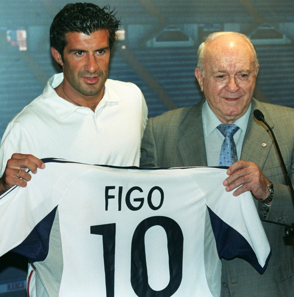 Transferência de Figo do Barcelona para o Real Madrid vira documentário ...