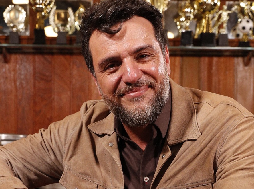 Rodrigo Lombardi renova contrato com a Globo
