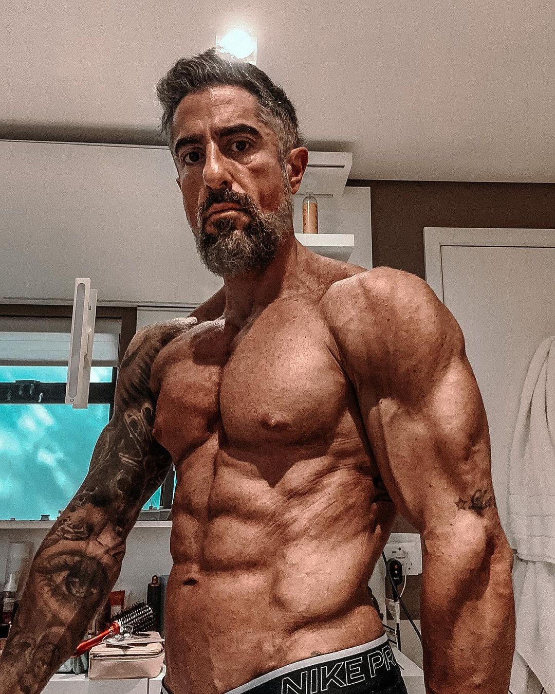 Marcos Mion intensifica treinos e conquista corpo musculoso após aderir ...