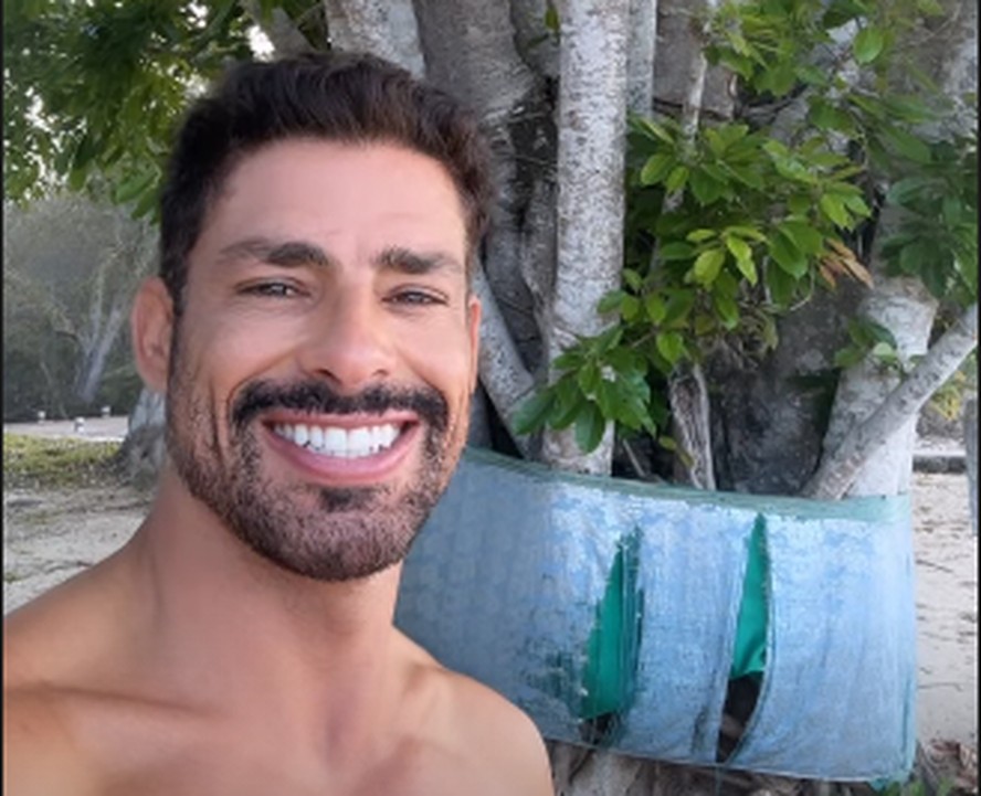 Veja camping de surf onde Cauã Reymond está na Indonésia, com pacotes ...