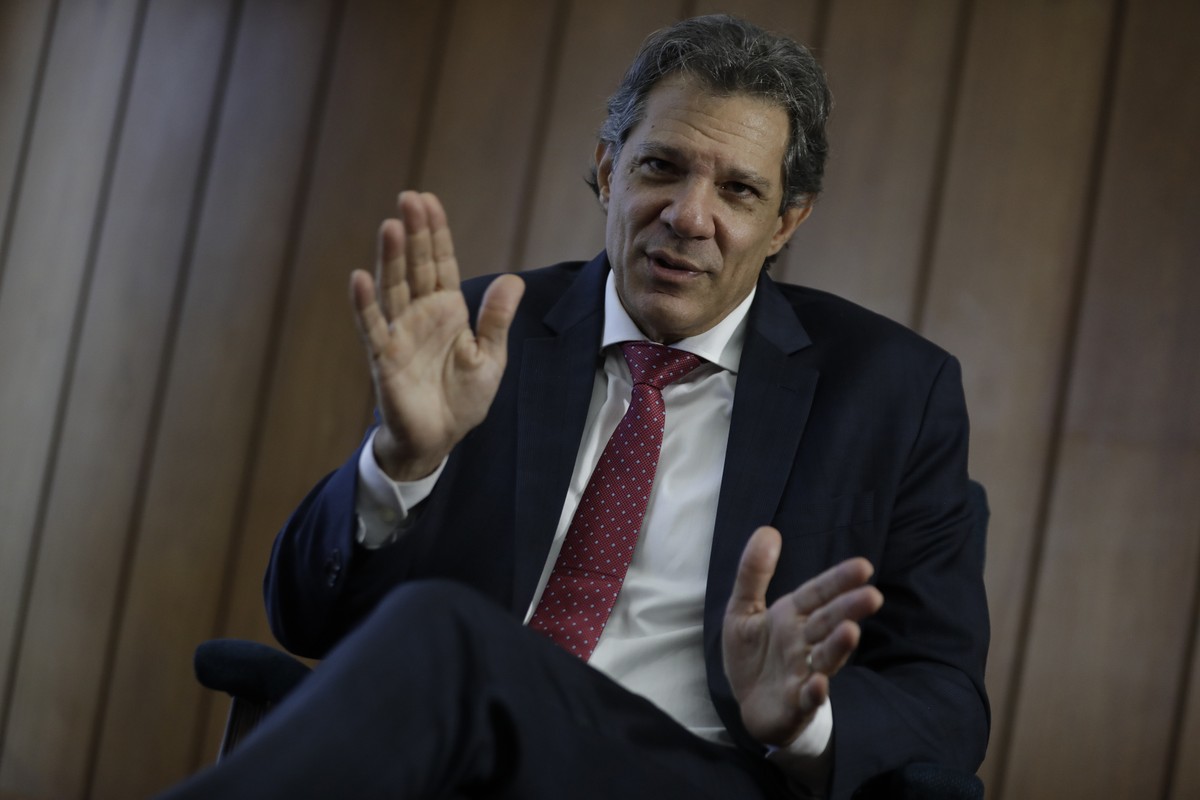 Devolução de descontos do INSS deve ser de no máximo R$ 2 bi, estima Haddad