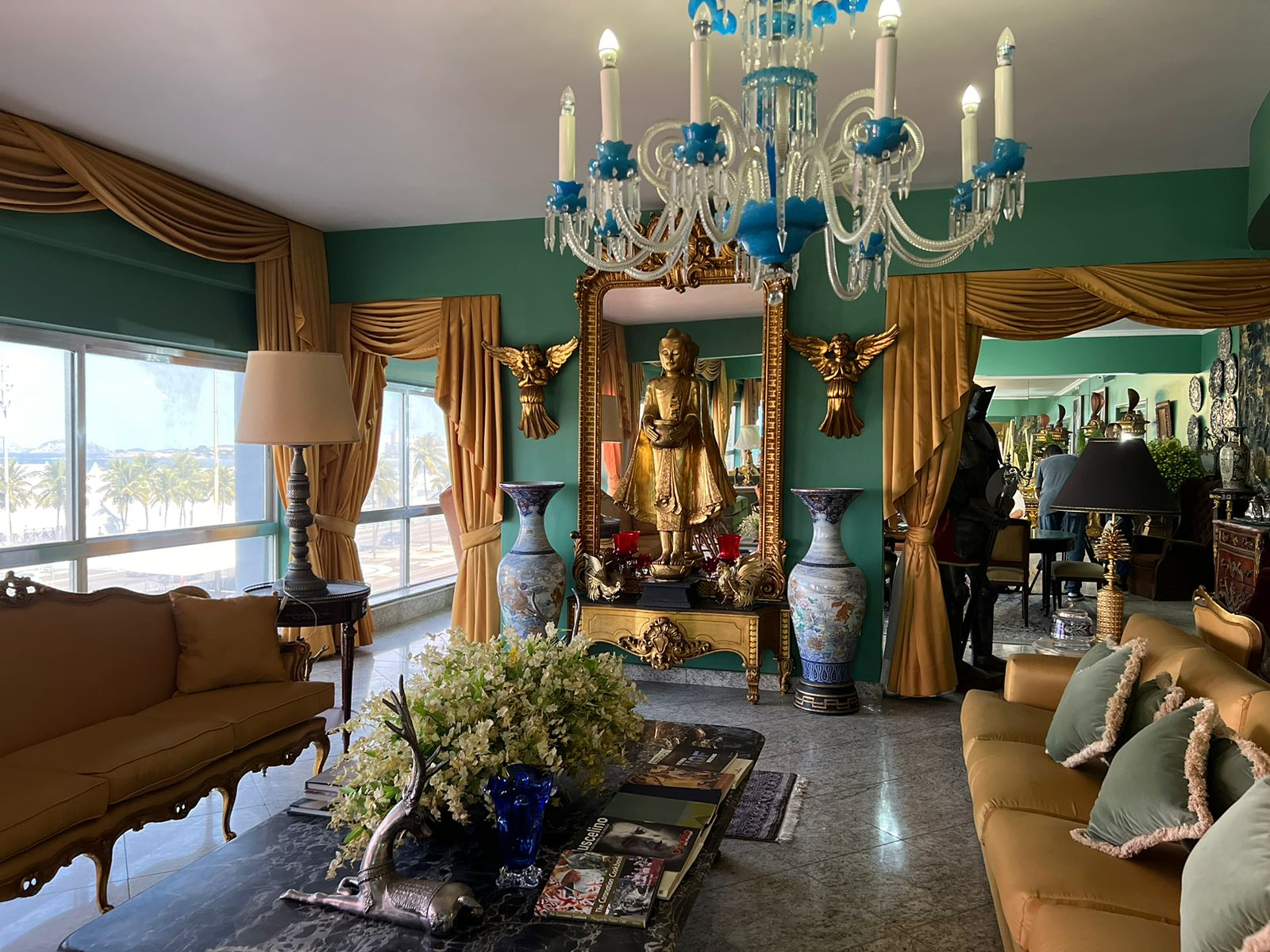 Socialite Regina Gonçalves nega que motorista seja seu marido e diz que ...