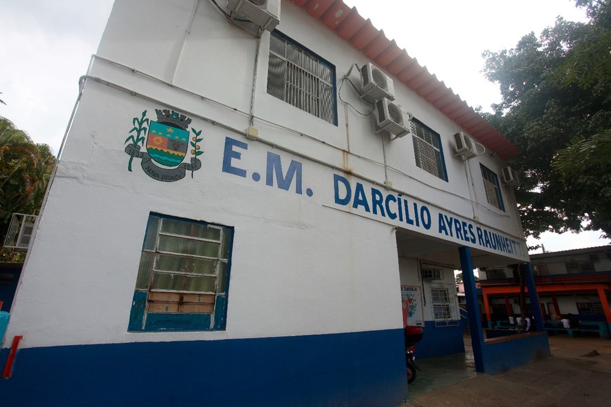 Justiça condena Light a pagar R$ 100 mil por deixar 1,5 mil alunos sem aula