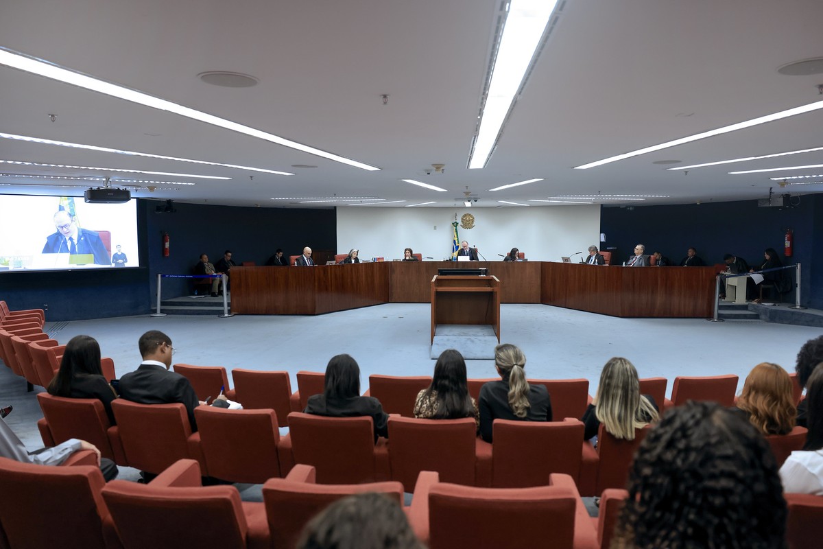 Primeira Turma do STF terá cadeiras para autoridades e políticos, raio ...