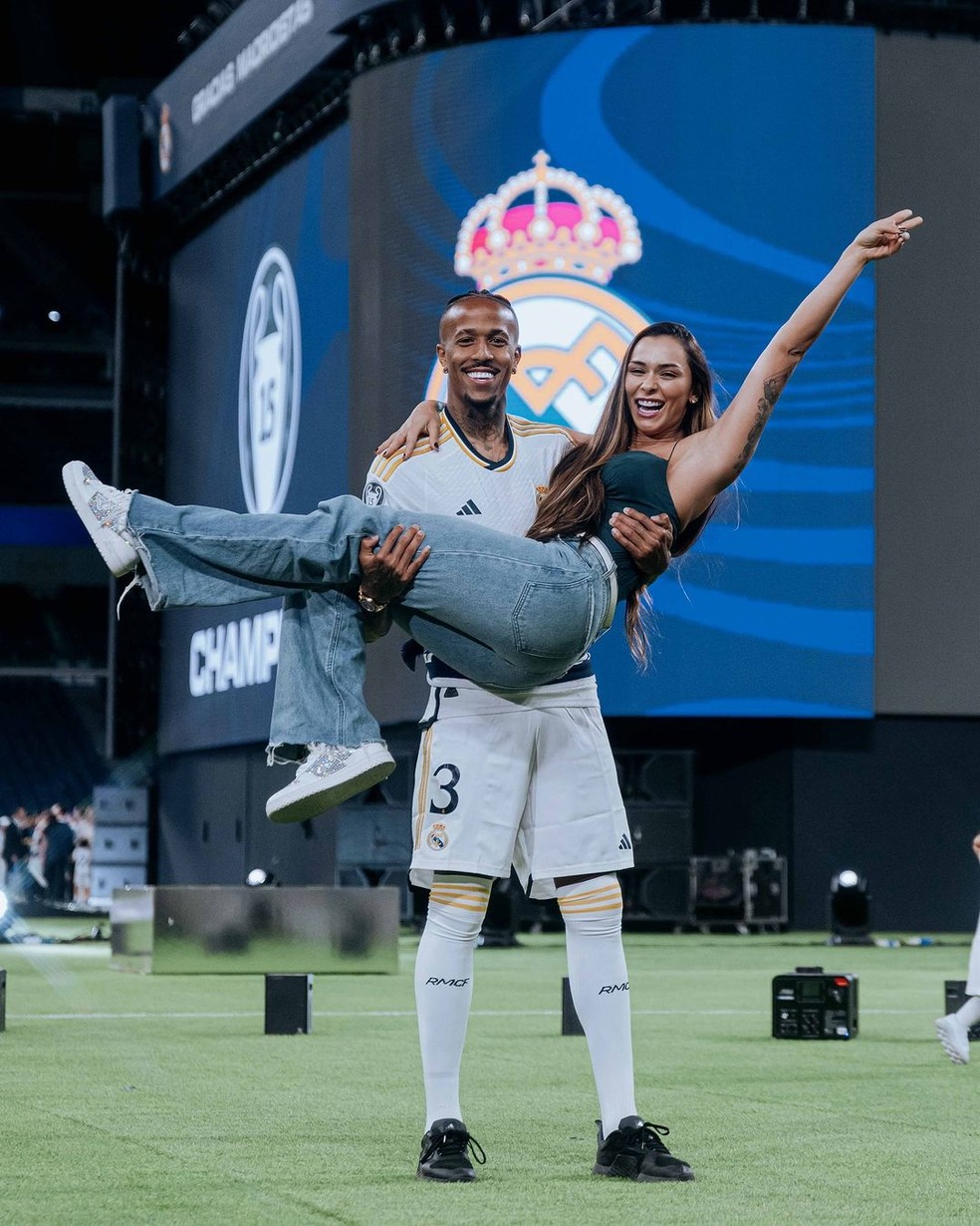 Éder Militão reage à foto de Tainá Castro em meio à natureza e exalta ...