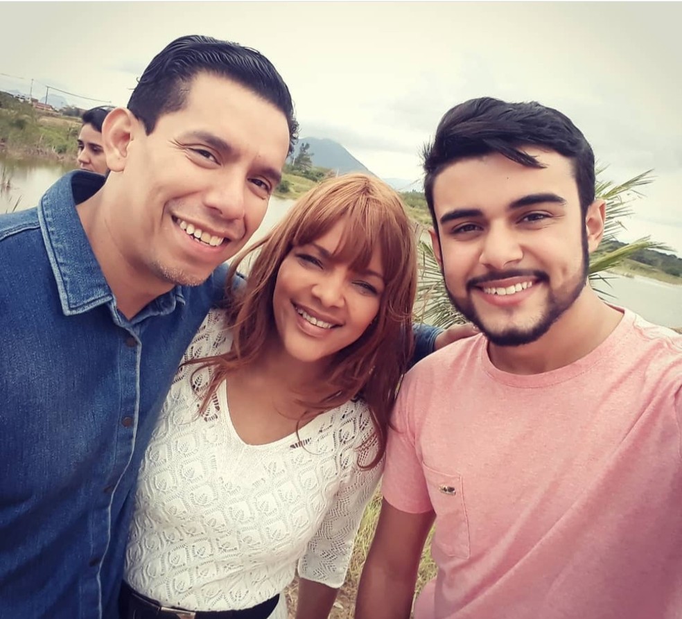 Noivo de Flordelis publicava fotos ao lado da pastora três anos antes ...