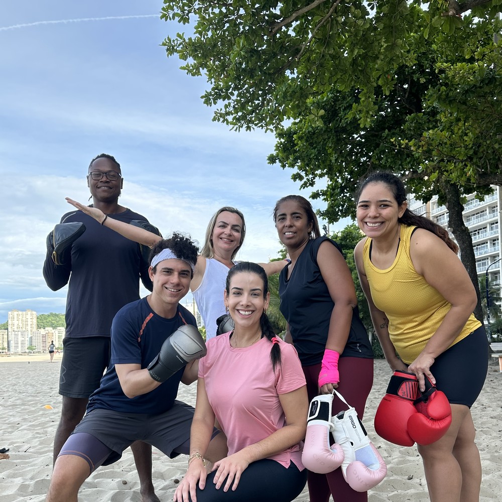 Boxe e meditação: na Praia de Icaraí, uma alternativa para trabalhar os ...