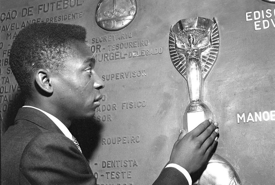 Do nascimento à morte: a linha do tempo de tudo que Pelé foi e viveu