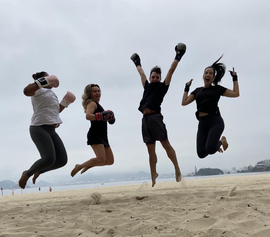 Boxe e meditação: na Praia de Icaraí, uma alternativa para trabalhar os ...