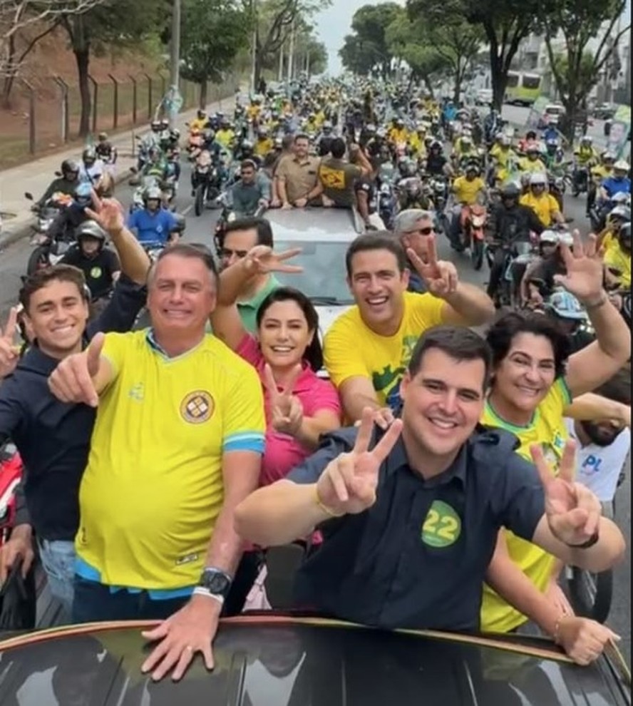 Bolsonaro, Michelle e Nikolas fazem motocarreata em apoio a Bruno ...