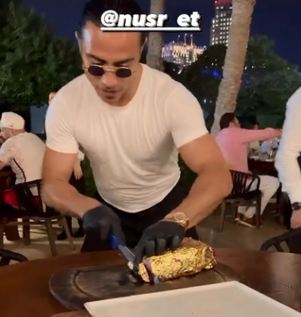 Brincadeira? Chef do 'bife de ouro', Salt Bae é banido de outra Copa ...