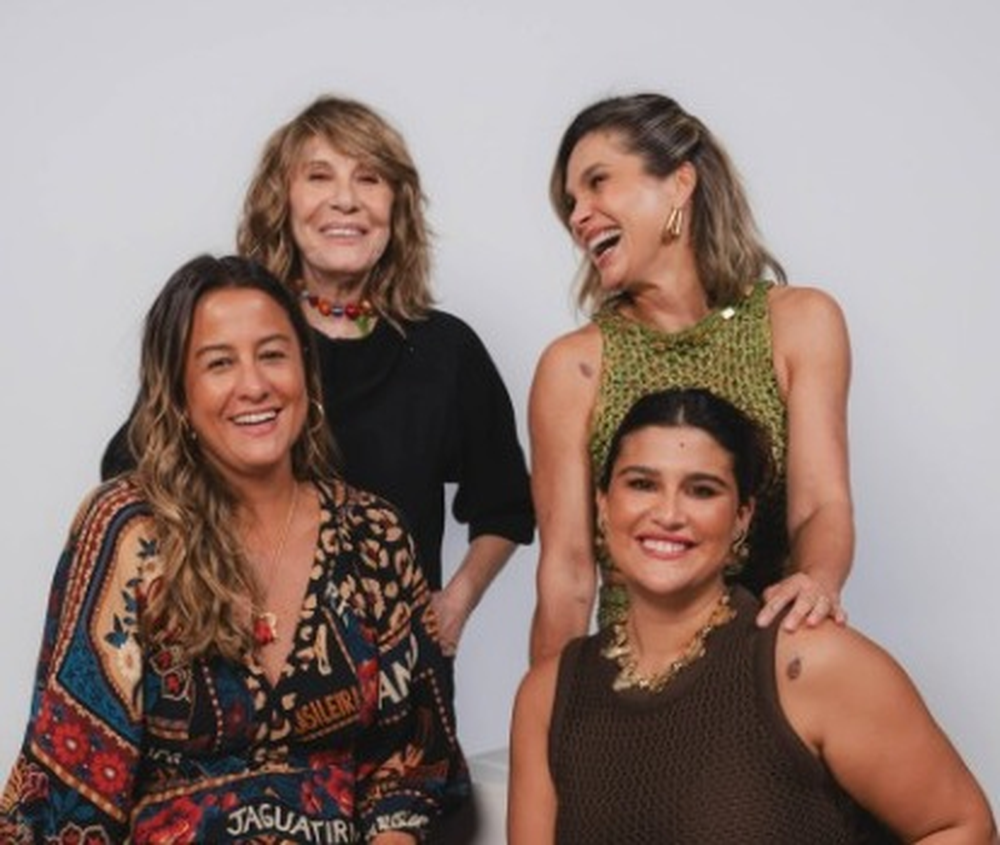 Giulia Costa fala do podcast que faz com a mãe, Flávia Alessandra, e da ...